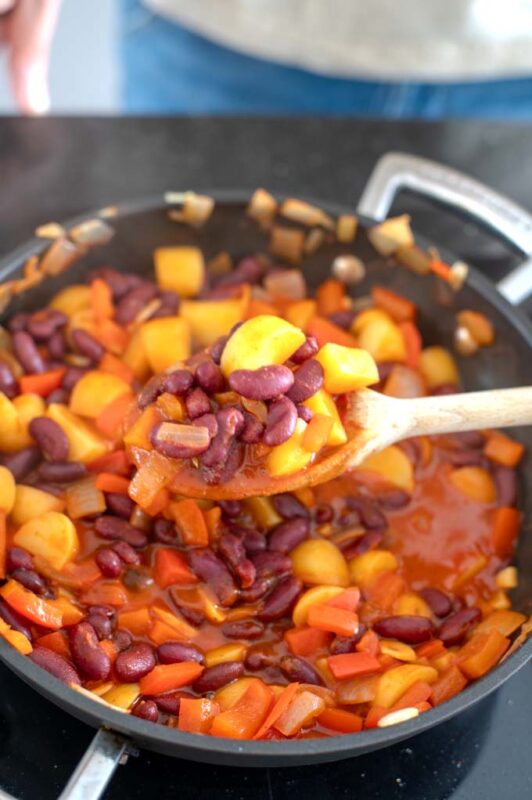 Simple Puerto Rican Beans (Habichuelas Guisadas) - Contentedness Cooking