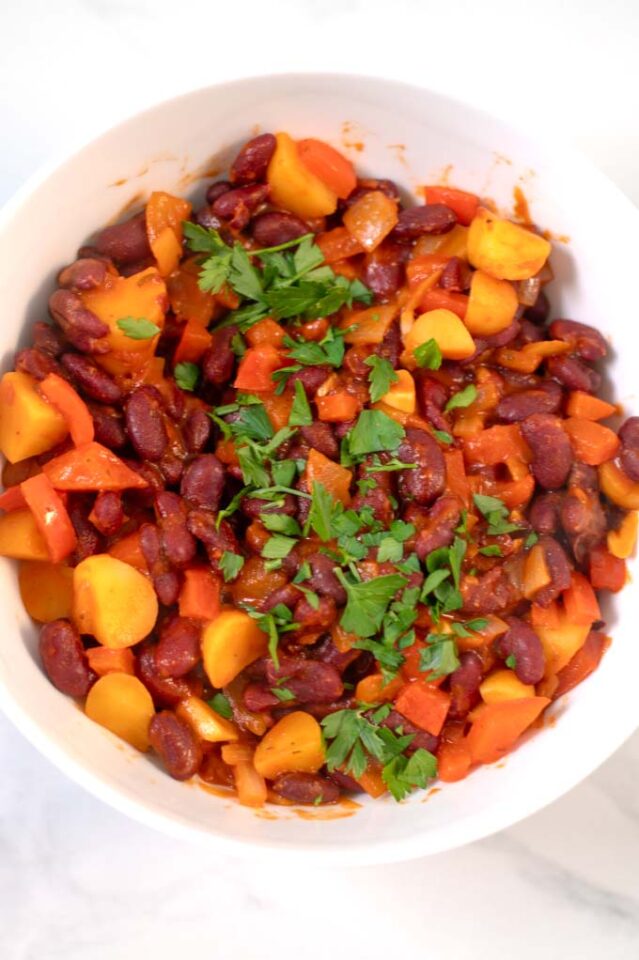 Simple Puerto Rican Beans (Habichuelas Guisadas) - Contentedness Cooking