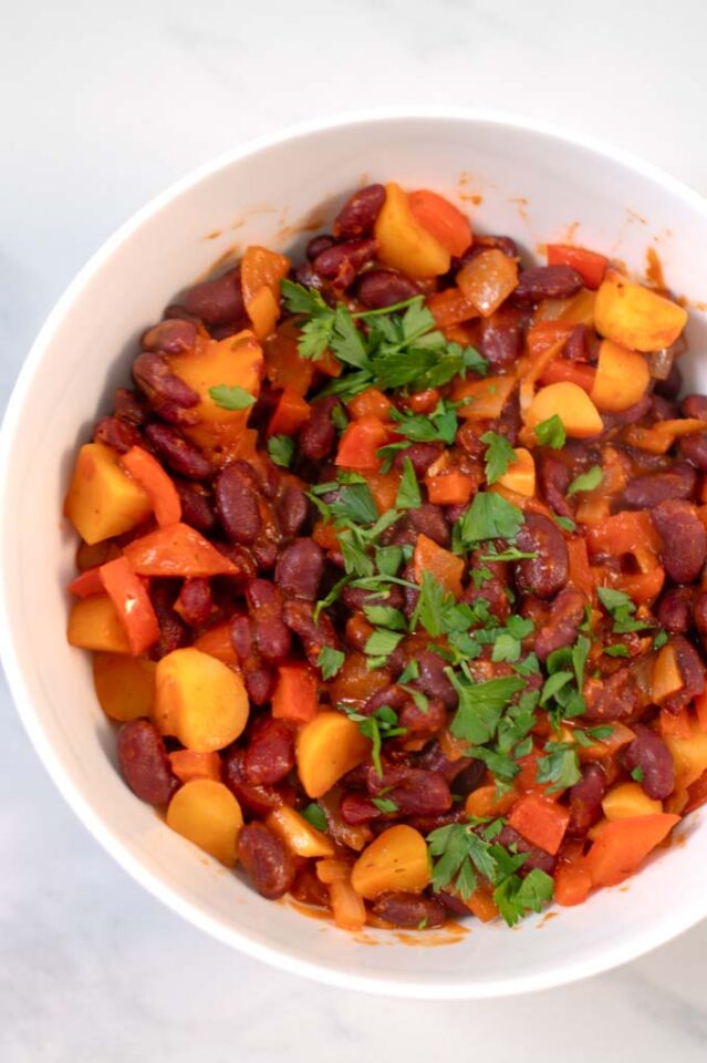 Simple Puerto Rican Beans (Habichuelas Guisadas) - Contentedness Cooking